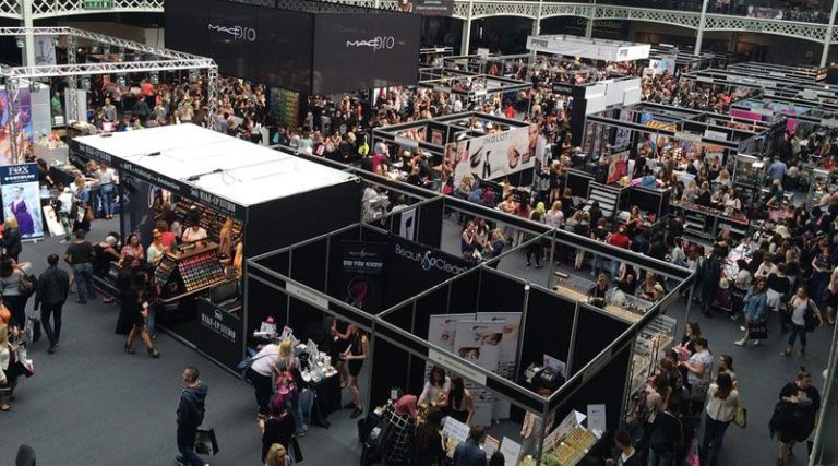 4 Eye-Catching Trade Show Booth Ideas