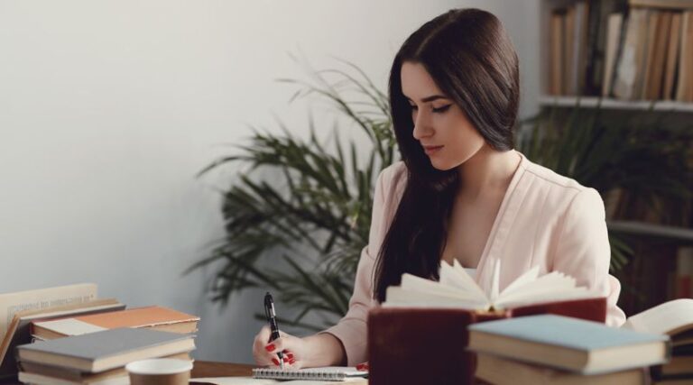 13 Tips on Writing an Effective Scholarship Essays from Online Essay ...