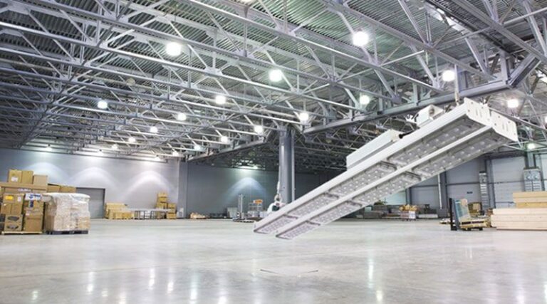 Use Industrial LED Lights to Increase the Security of Workers